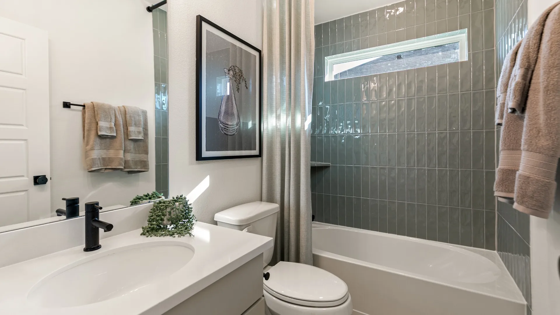 Iowa Colony, TX New Homes for Sale | Creekhaven | DRB Homes