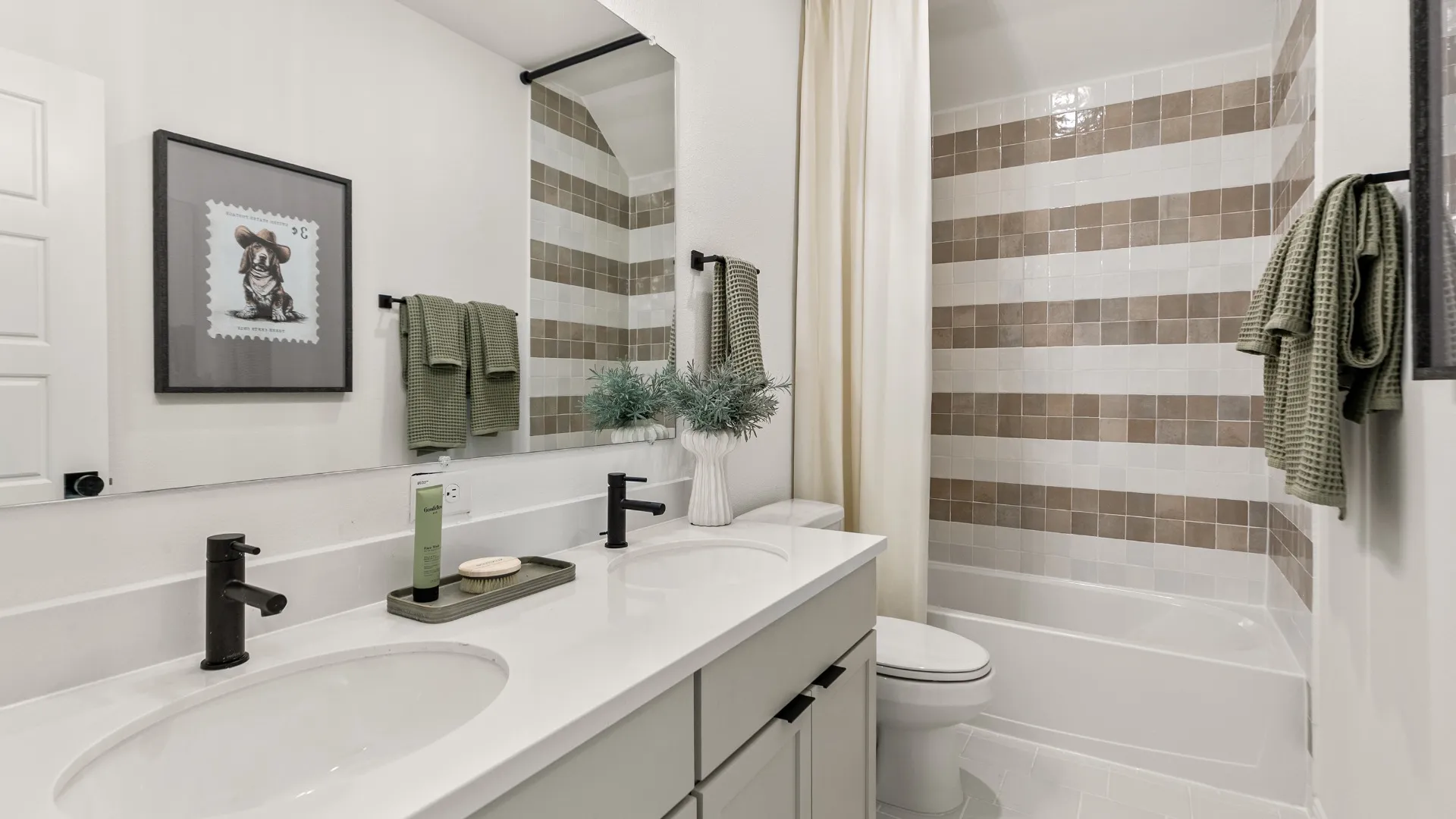 Iowa Colony, TX New Homes for Sale | Creekhaven | DRB Homes